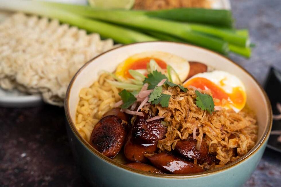 Frankfurter Ramen Noodles Snack Hack – The Sausage Man